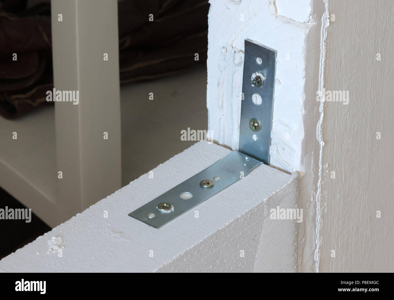 Building a small wall with lightweight concrete blocks - Do it yourself ...