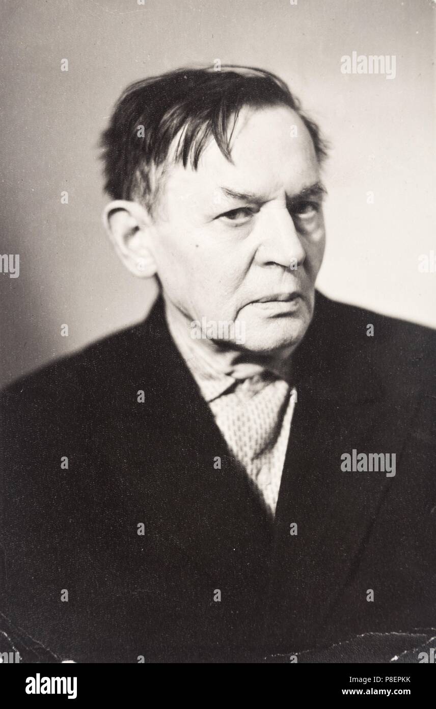 Portrait of the Painter Ivan Alexeyevich Kudryashov (1896-1972). Museum ...