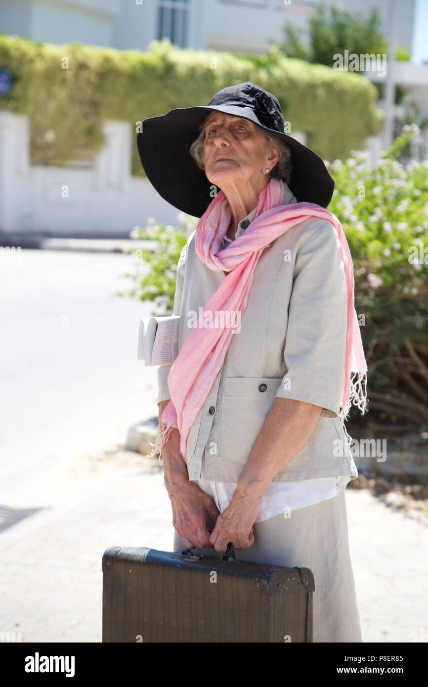 Old caucasian woman between 70 and 80 years old Stock Photo - Alamy