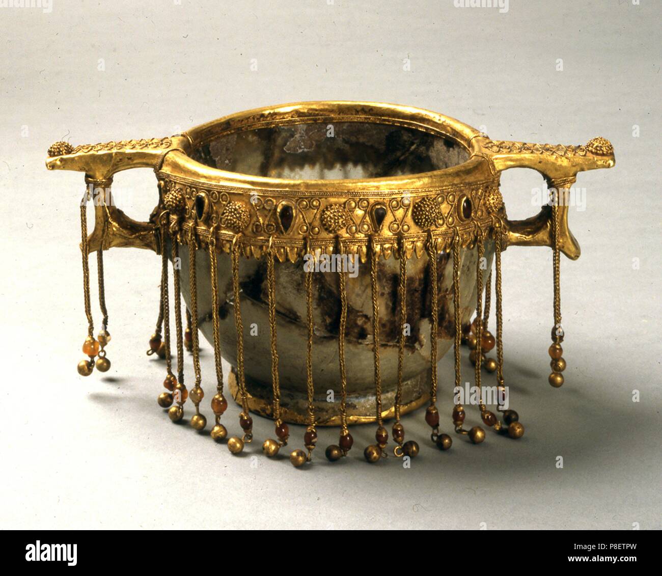 Kantharos hi-res stock photography and images - Alamy