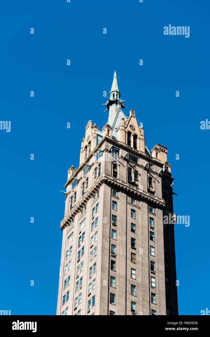 Old skyscraper hi-res stock photography and images - Alamy