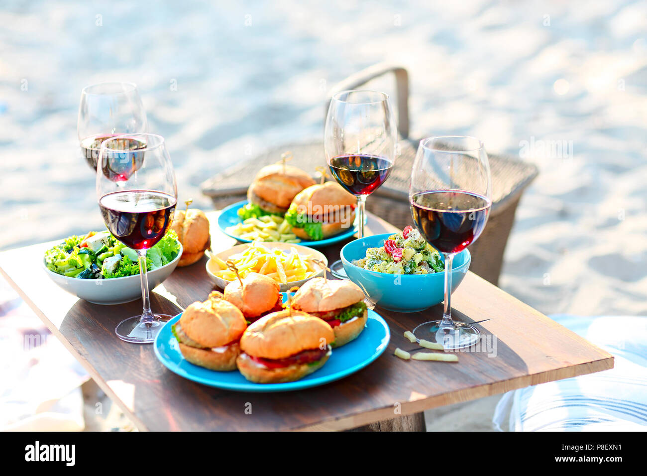 Summer picnic table hi-res stock photography and images - Alamy