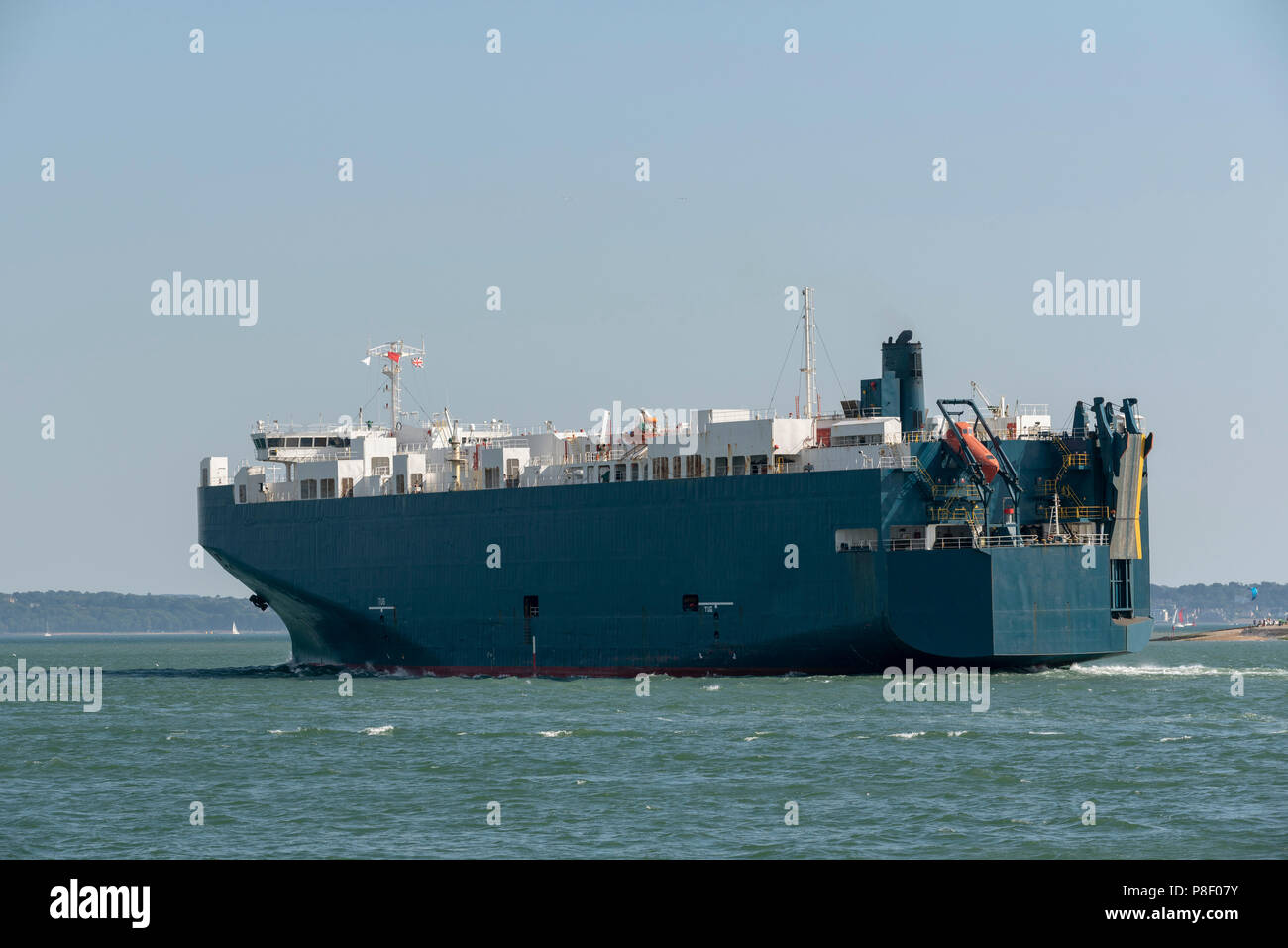 Large white ship underway hi-res stock photography and images - Alamy