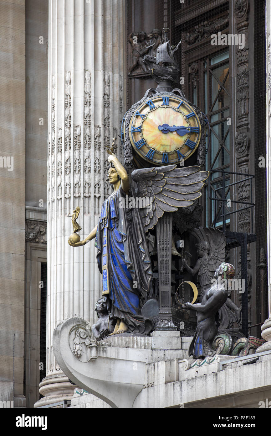 Selfridges oxford street exterior hi-res stock photography and images ...