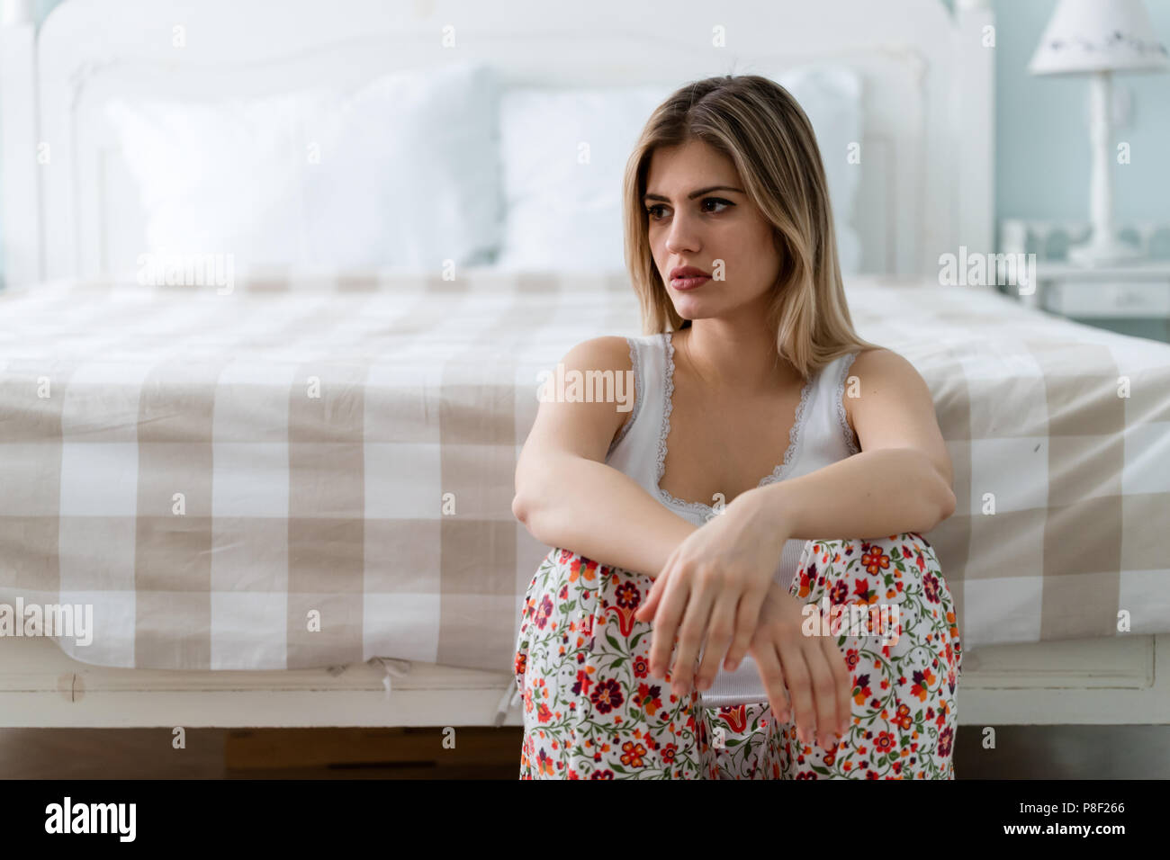Lonely and sad hi-res stock photography and images - Alamy