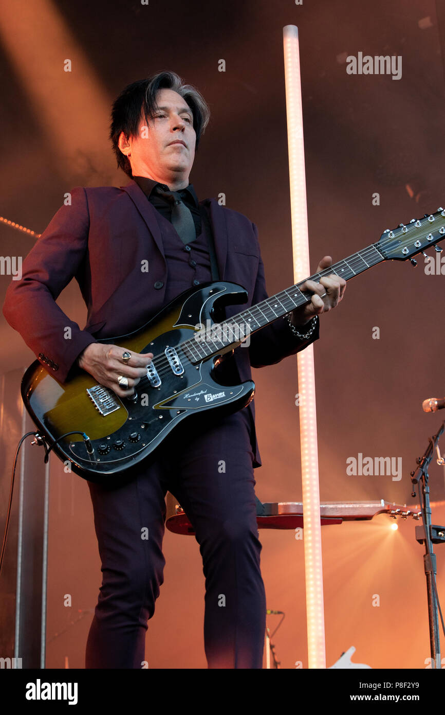 Troy van leeuwen hi-res stock photography and images - Alamy