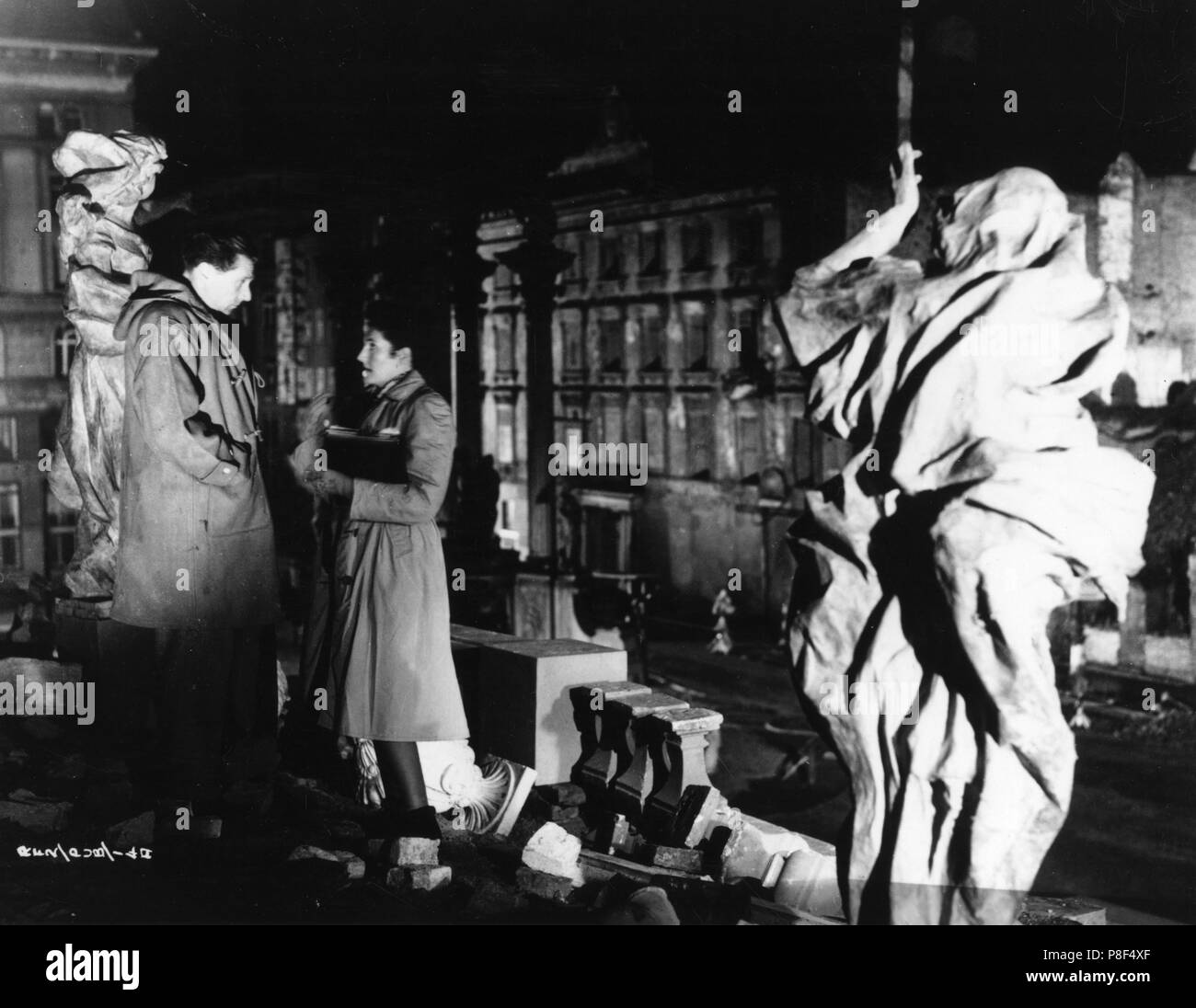 The third man film stills hi-res stock photography and images - Alamy