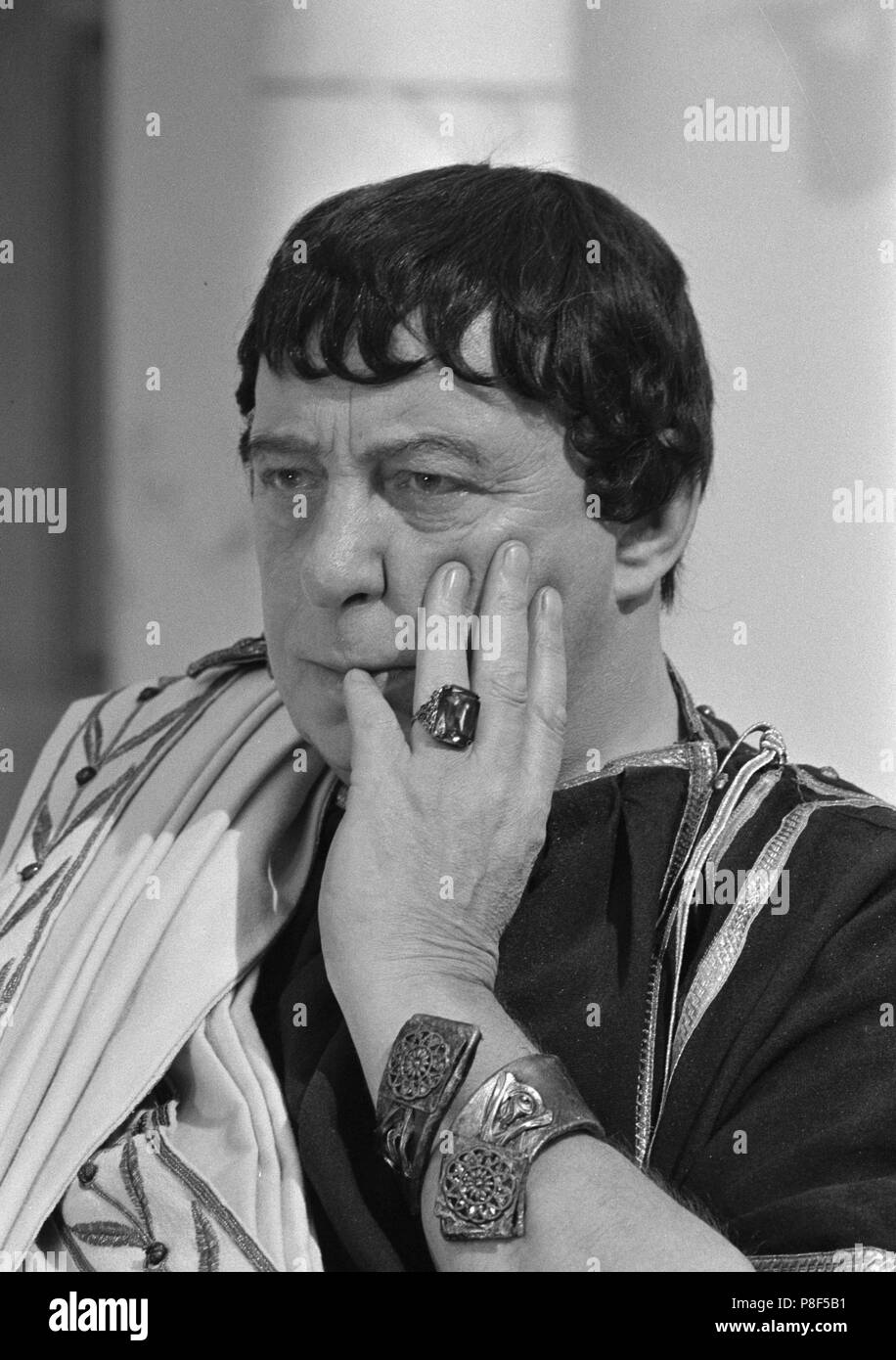 Up Pompeii (1971) Bill Fraser, Date: 1971 Stock Photo - Alamy