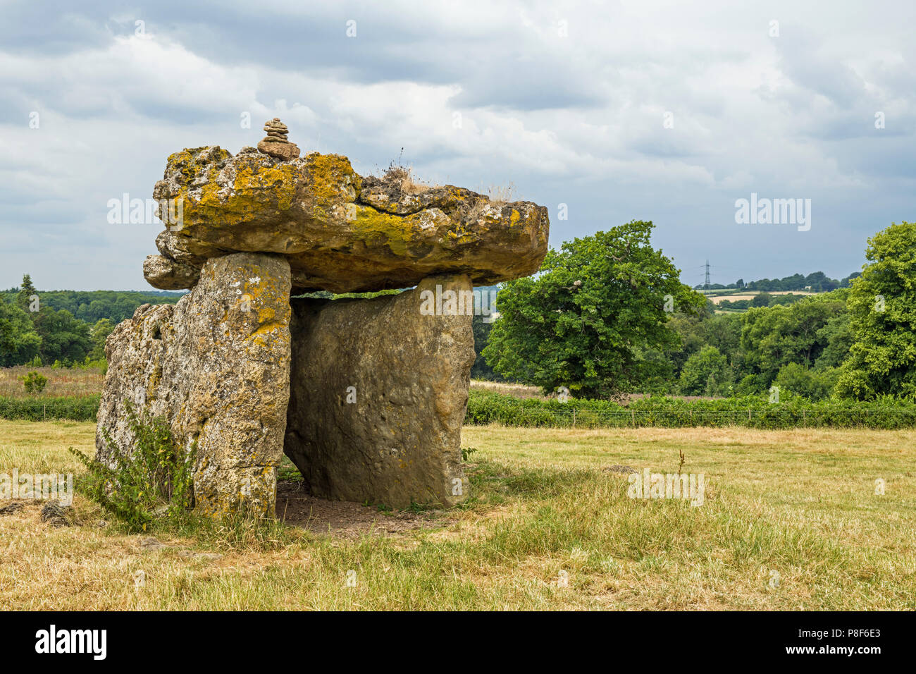 Neolithic megalithic burial chamber hi-res stock photography and images ...