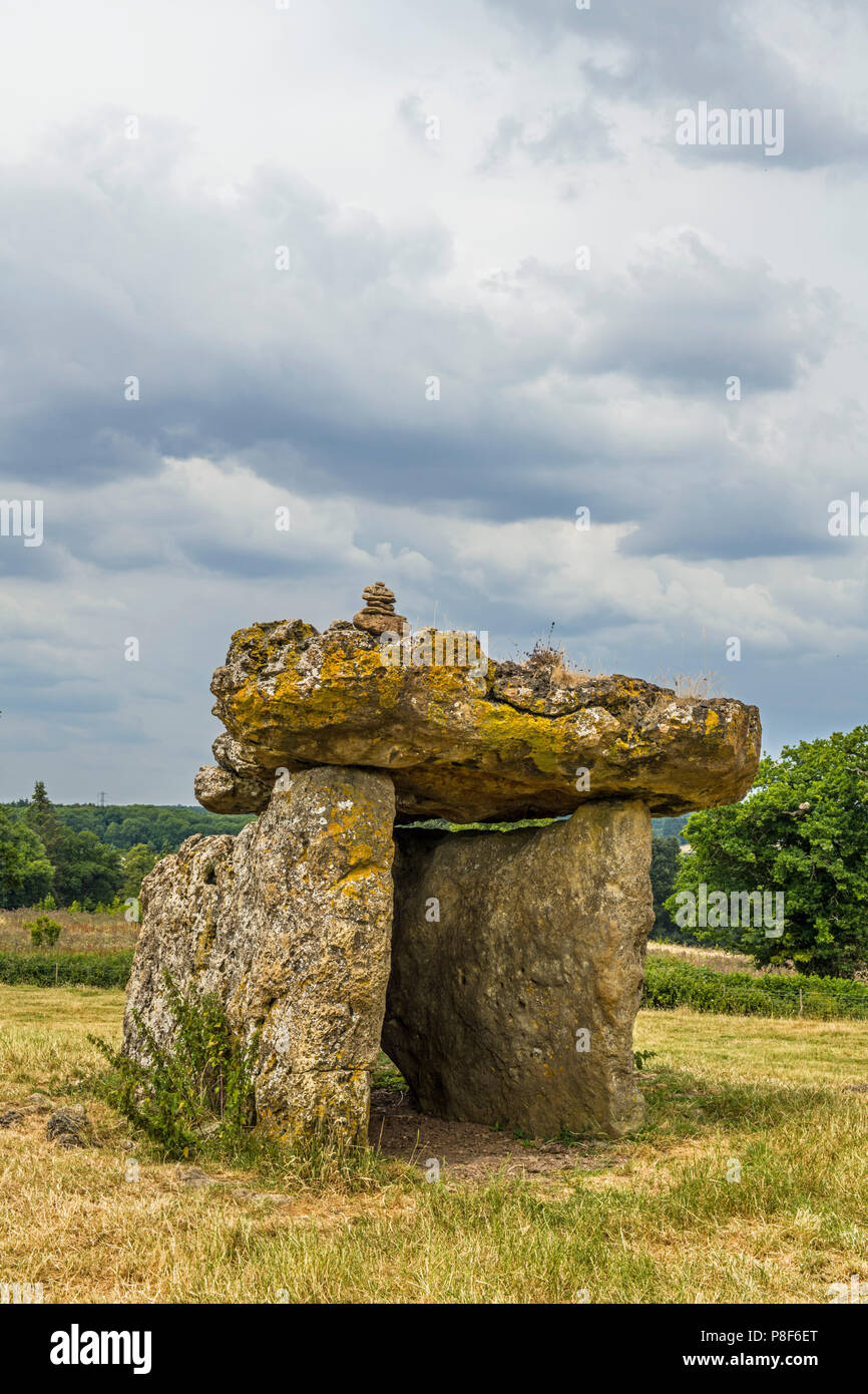 Cotswold severn tomb hi-res stock photography and images - Alamy