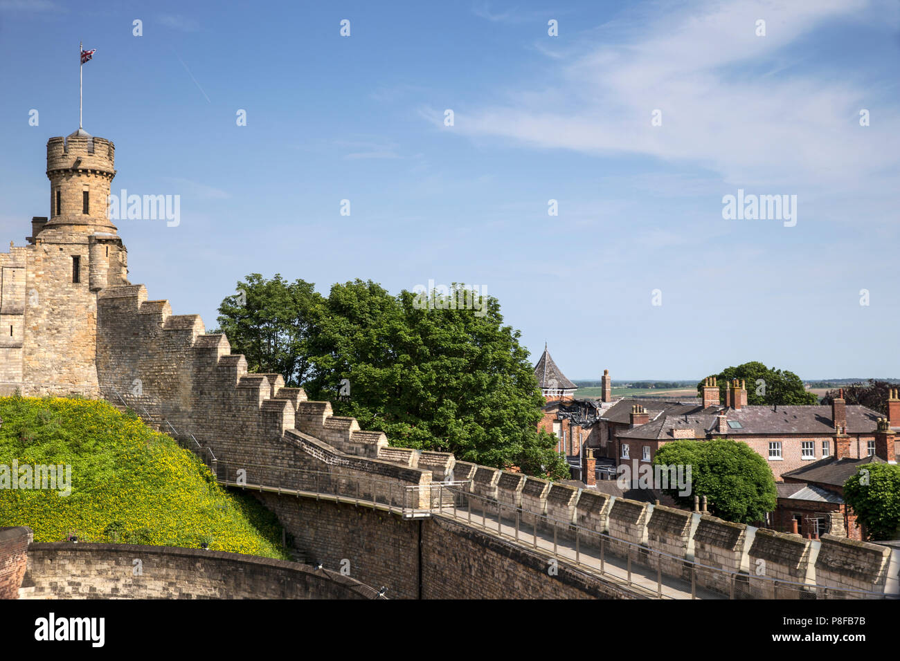 Wall and observation tower Lincoln Castle Stock Photo - Alamy