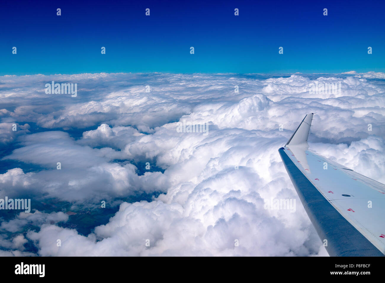Flying the wing hi-res stock photography and images - Alamy