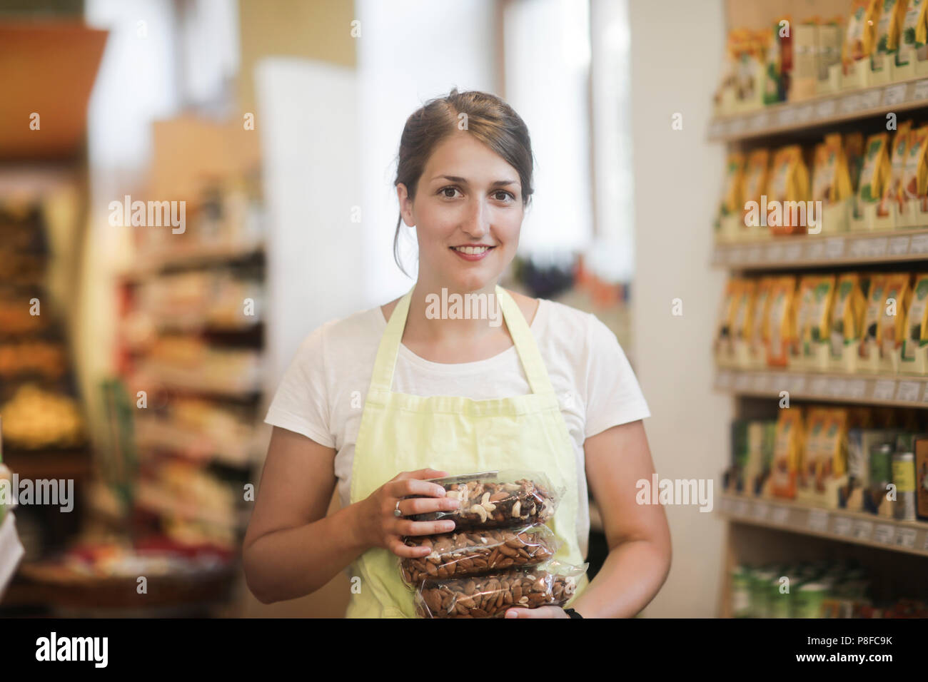 Sales assistant hi-res stock photography and images - Alamy