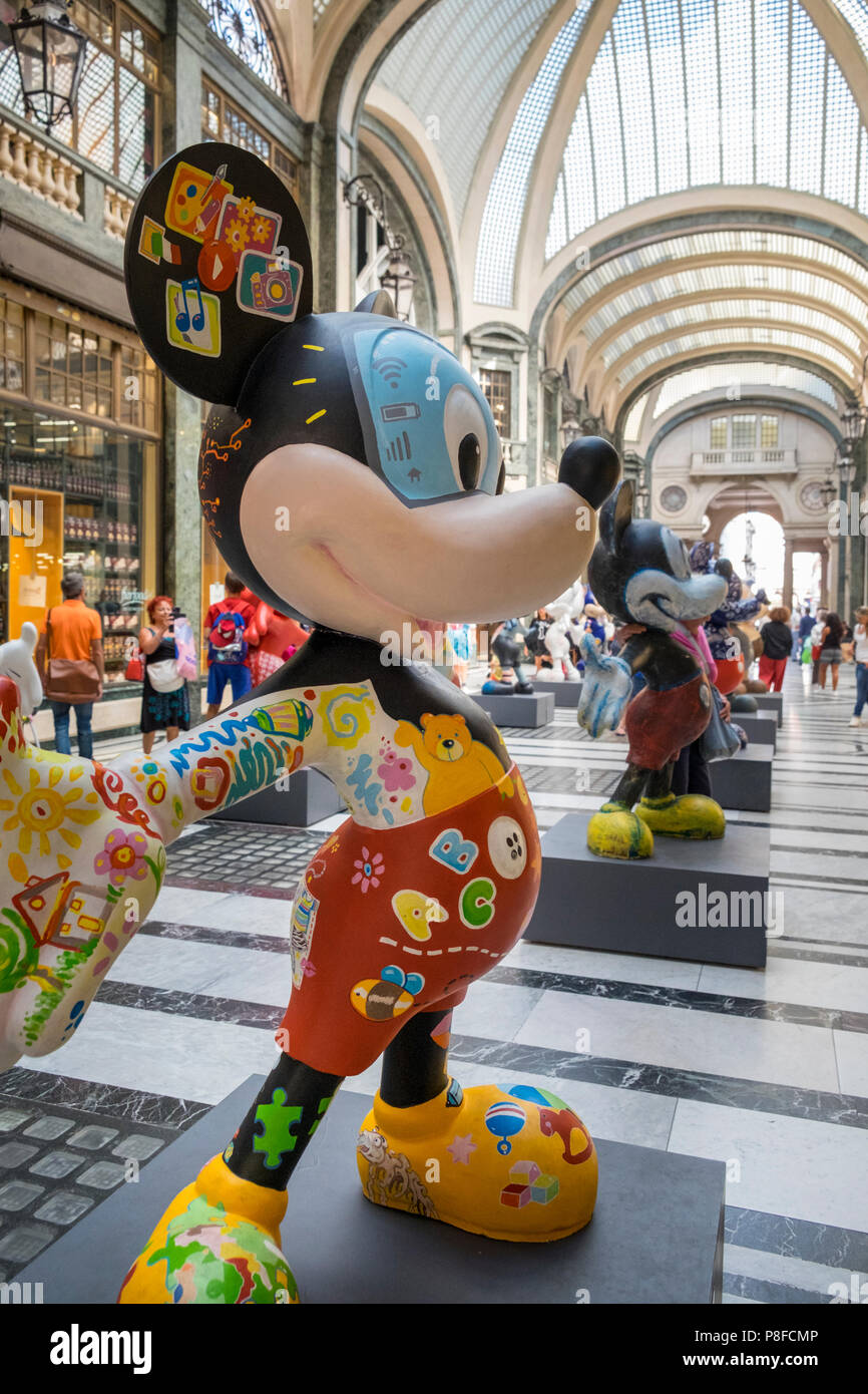 Mickey mouse cartoon hi-res stock photography and images - Alamy