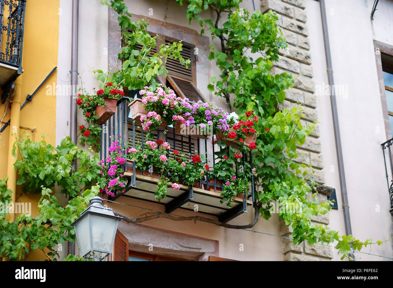Italian balcony hi-res stock photography and images - Alamy