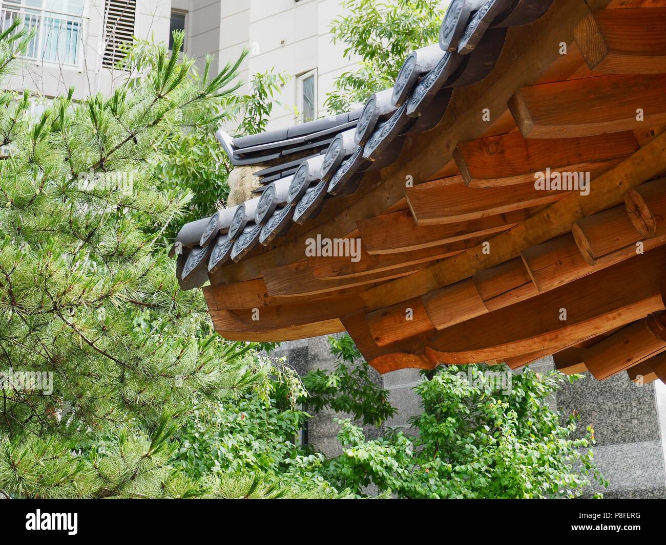 Traditional resting building in Korea Stock Photo - Alamy