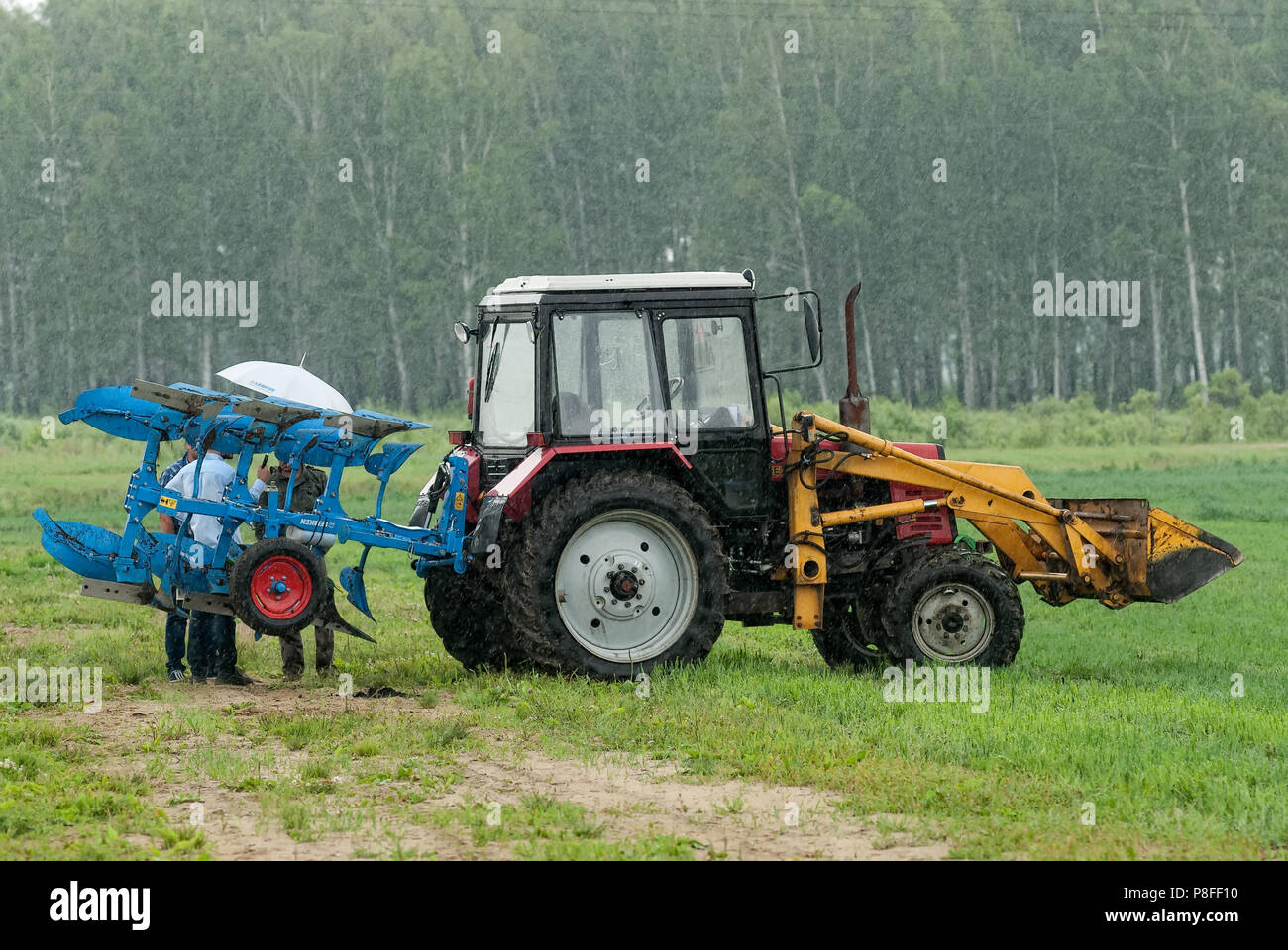 Tractor operator hi-res stock photography and images - Alamy
