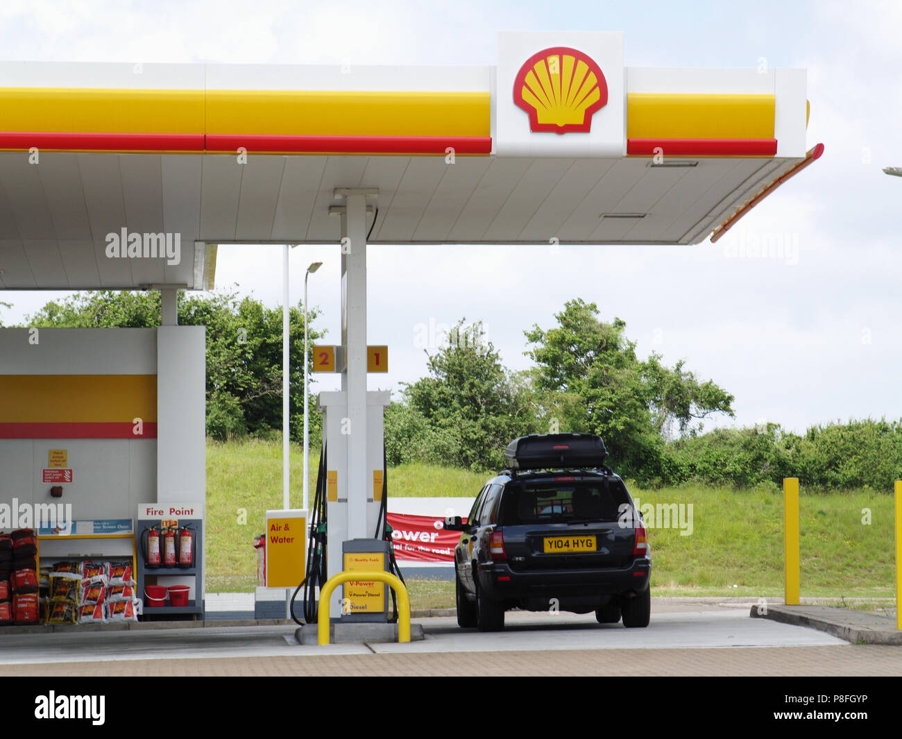 Stop for shell motor oil hi-res stock photography and images - Alamy