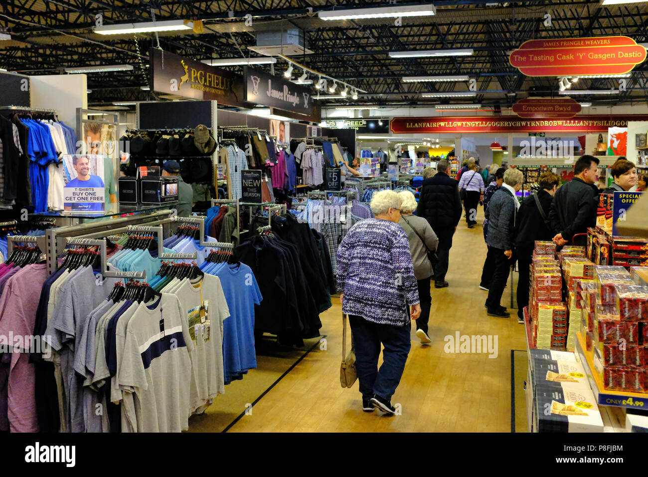 James pringle store hi-res stock photography and images - Alamy