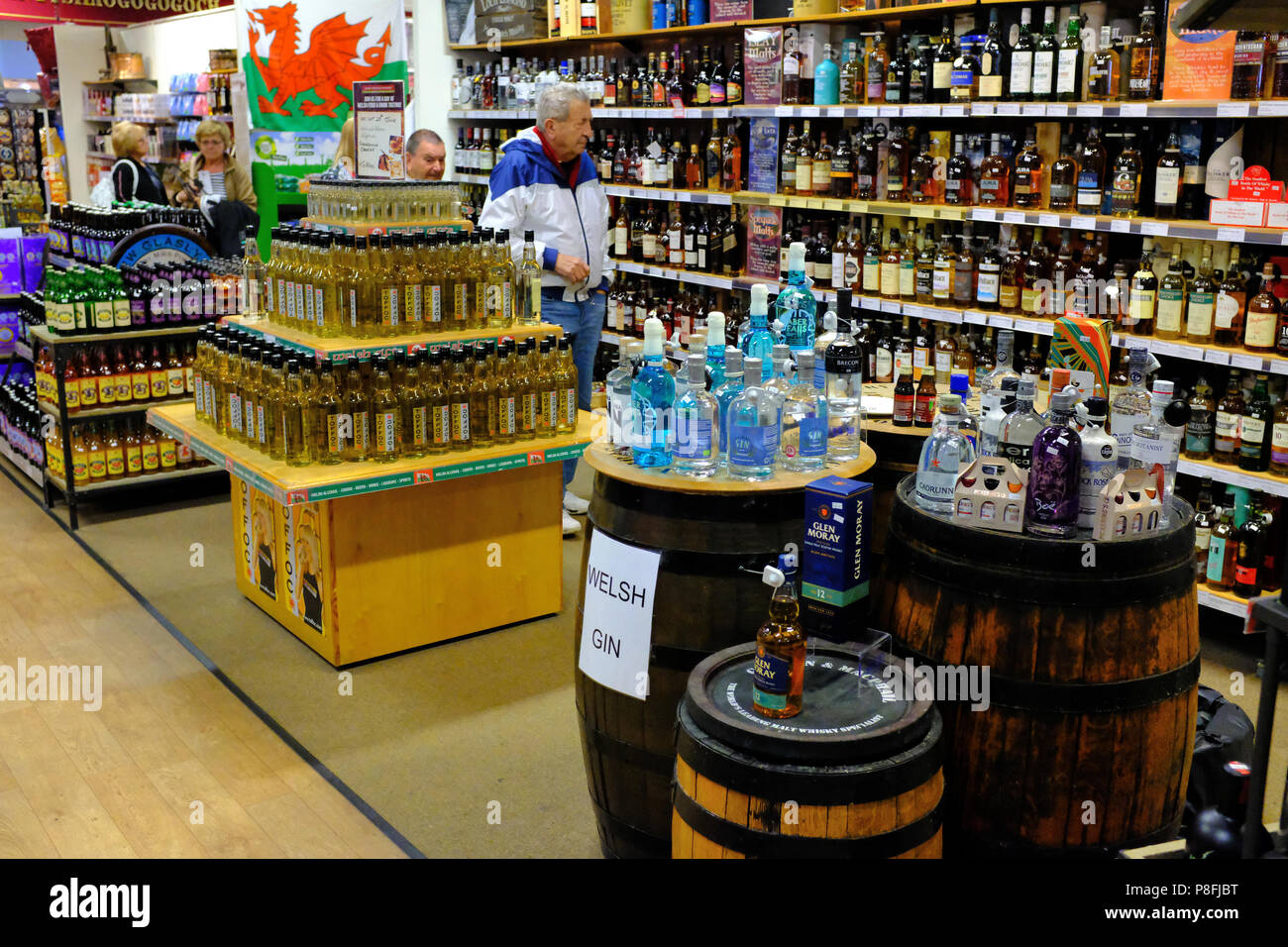 James pringle weavers shop anglesey hi-res stock photography and images ...