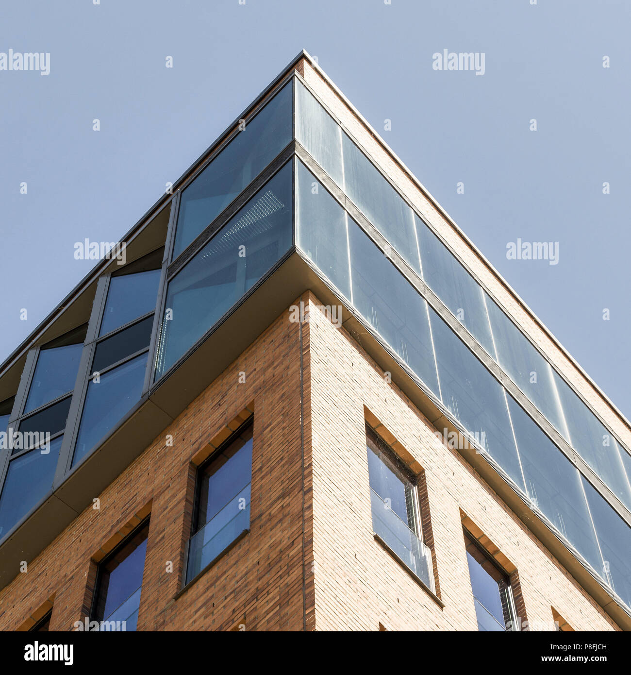 Glass Corner Building High Resolution Stock Photography and Images - Alamy