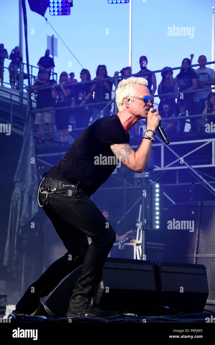 Robert deleo bass hi-res stock photography and images - Alamy