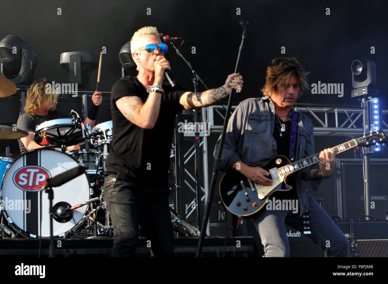 Robert deleo bass hi-res stock photography and images - Alamy