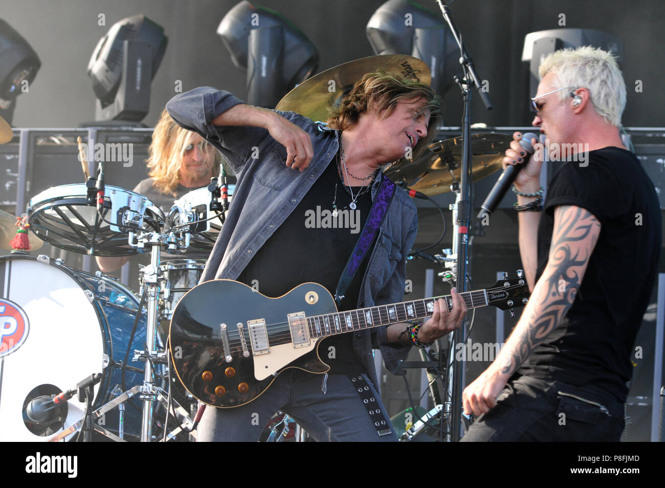 Stp jeff gutt vocals hi-res stock photography and images - Alamy