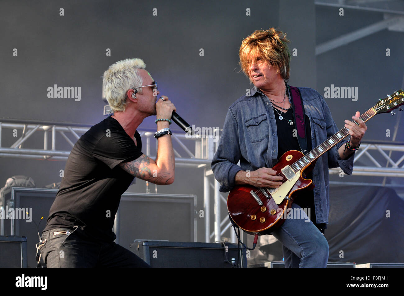 Robert deleo bass hi-res stock photography and images - Alamy