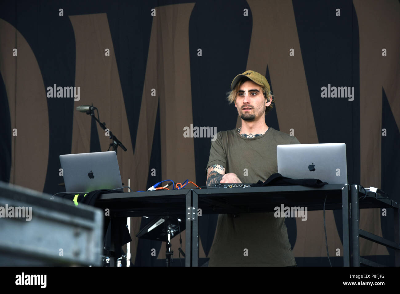 Lou cotton guitar hi-res stock photography and images - Alamy