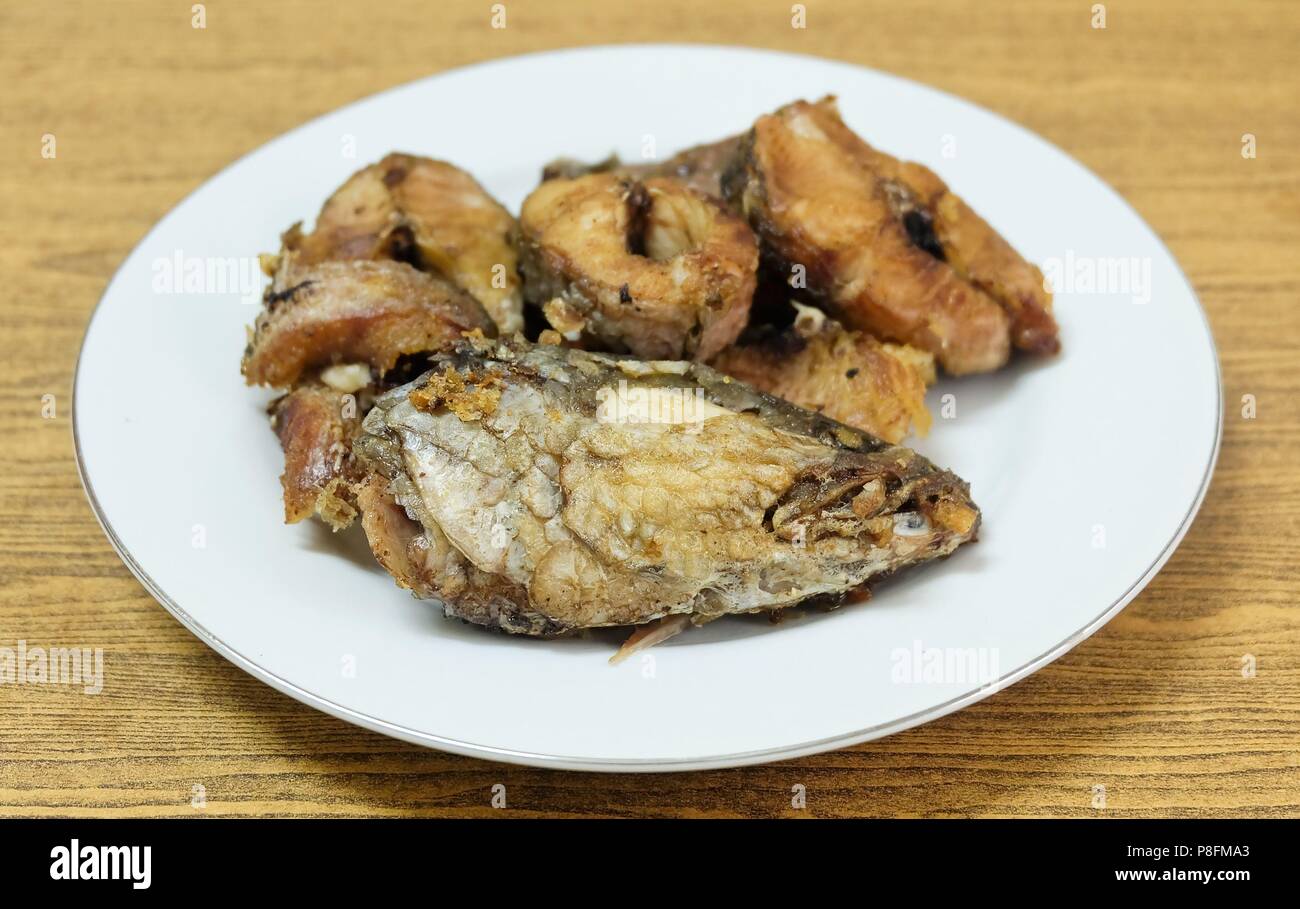 Snakehead fish eating fish hi-res stock photography and images - Alamy