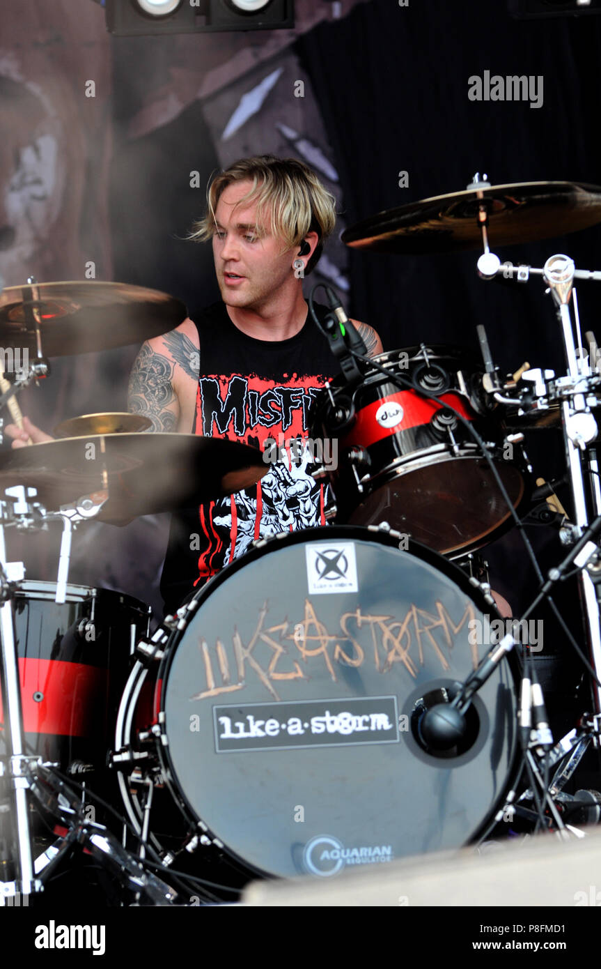 Zach wood drums hi-res stock photography and images - Alamy