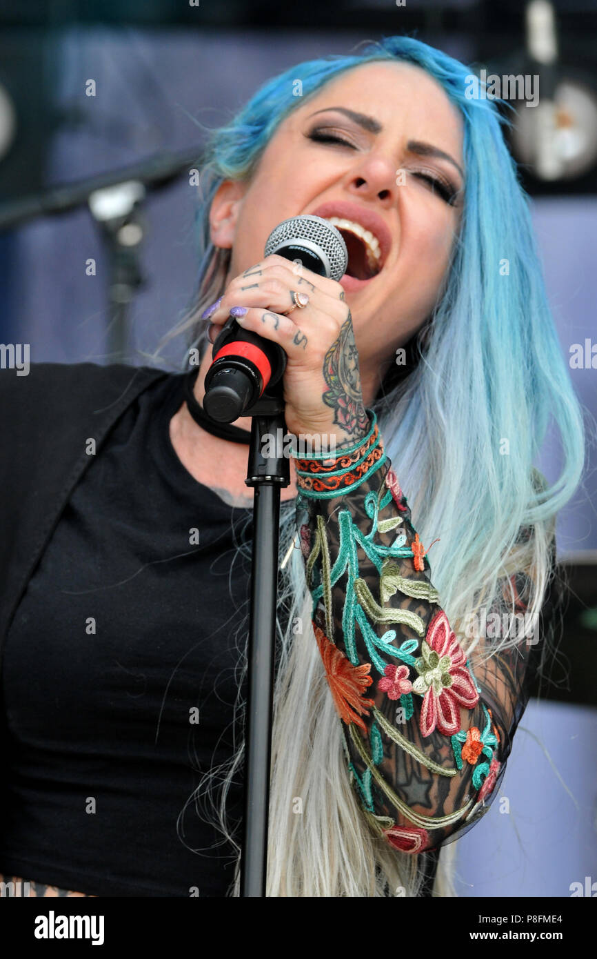 James decker drums hi-res stock photography and images - Alamy