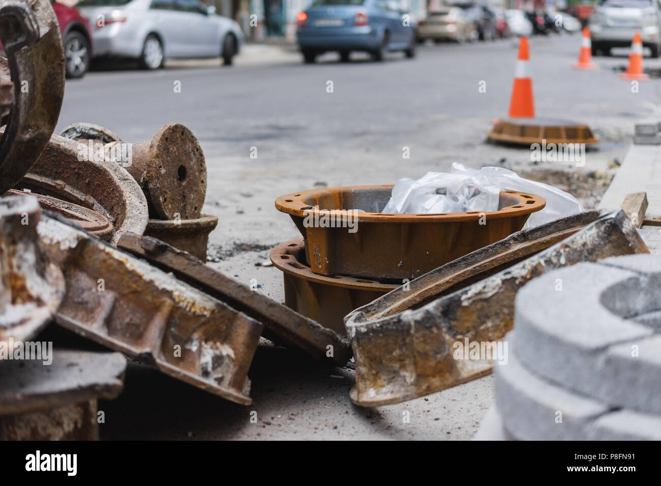 Manhole cover maintenance hi-res stock photography and images - Alamy