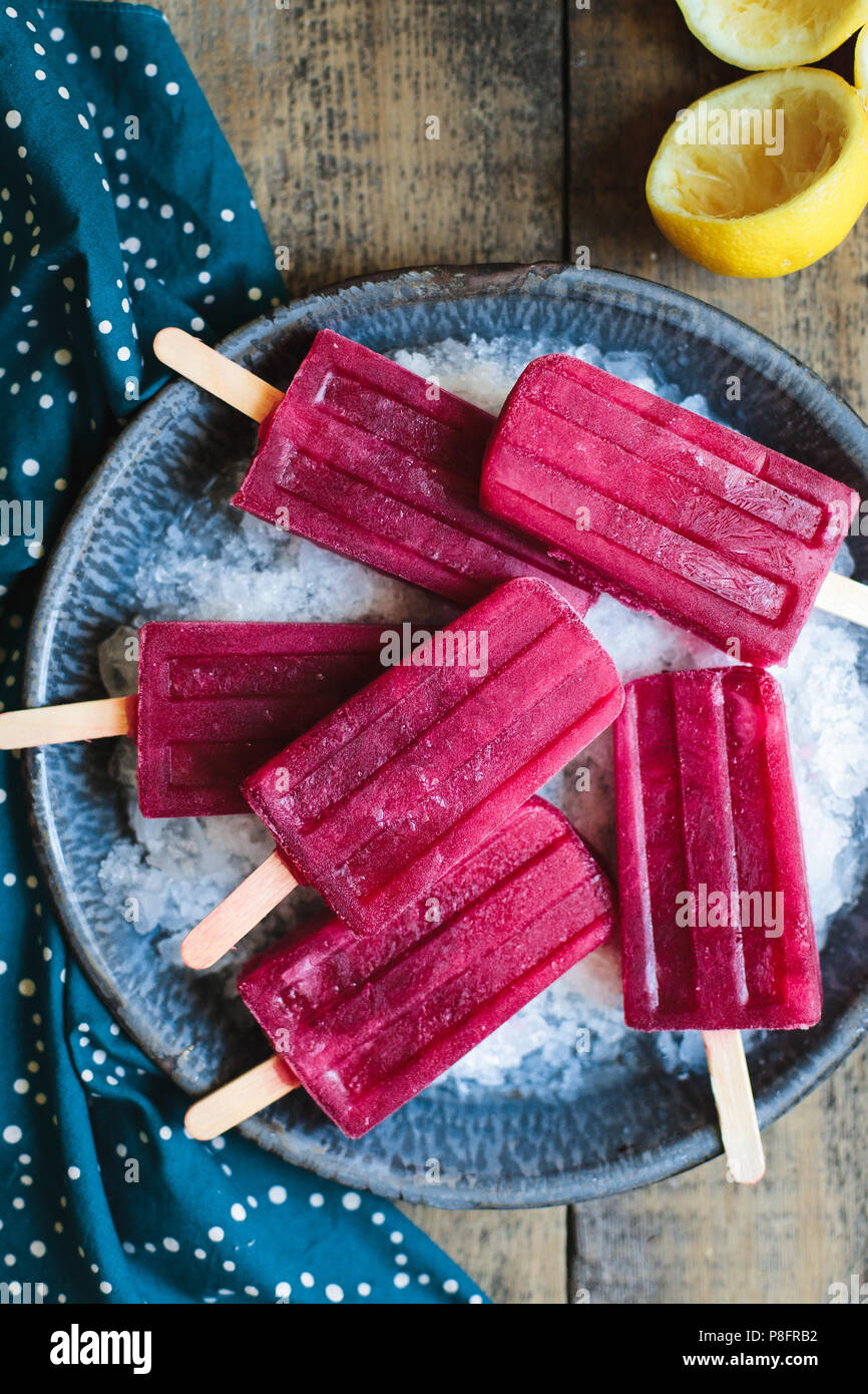 Ice lollie hi-res stock photography and images - Alamy