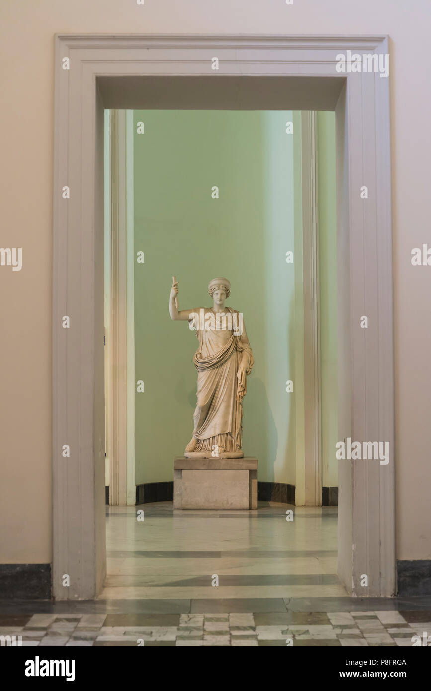 Hera statue, Farnese collection, National Archaeological Museum, Naples ...
