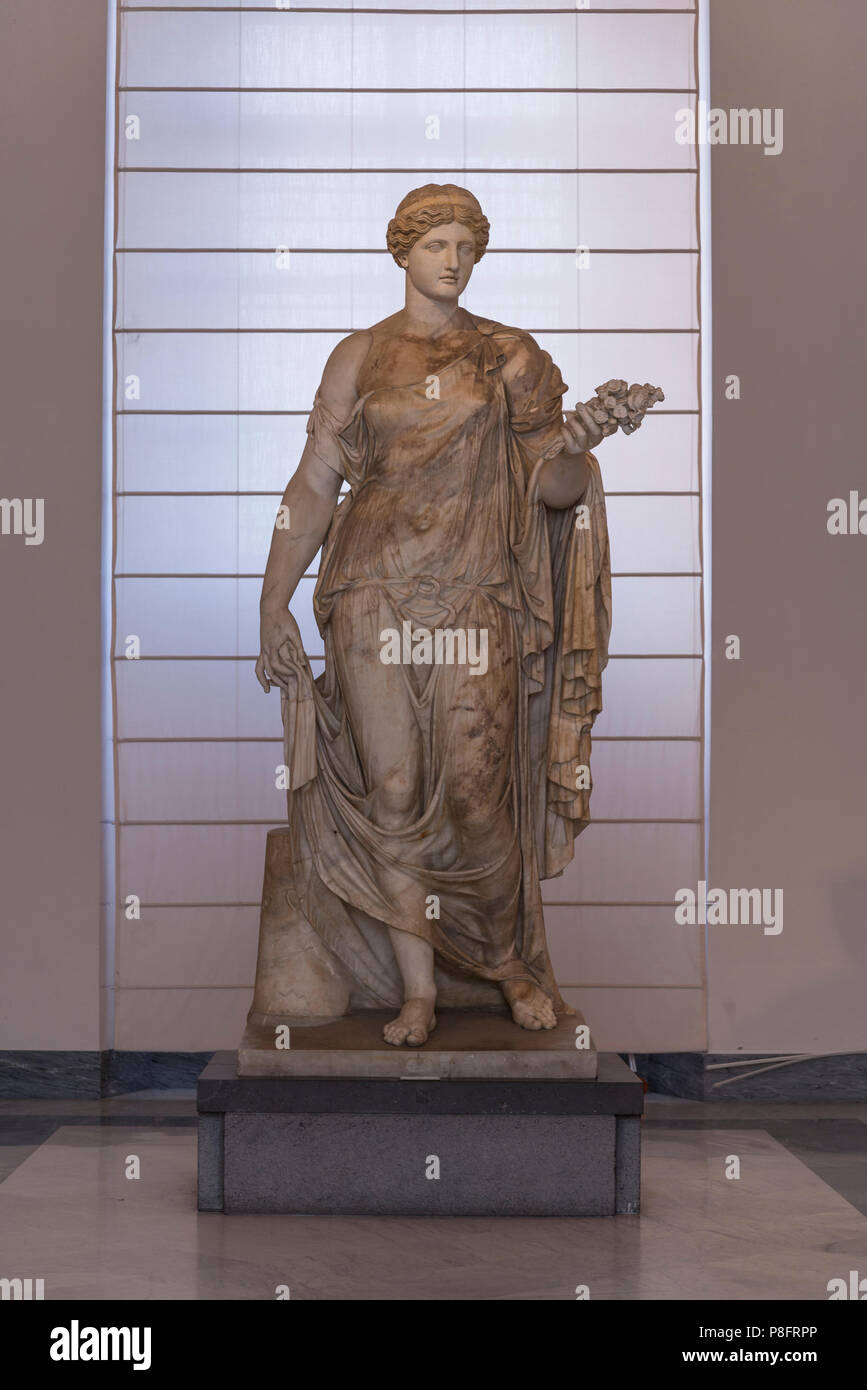 Flora maior statue, Farnese collection, National Archaeological Museum ...