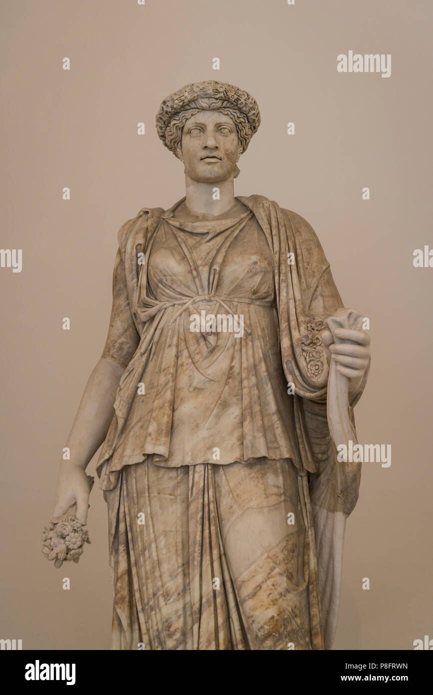 Pomona or Flora Minor statue, Farnese collection, National ...