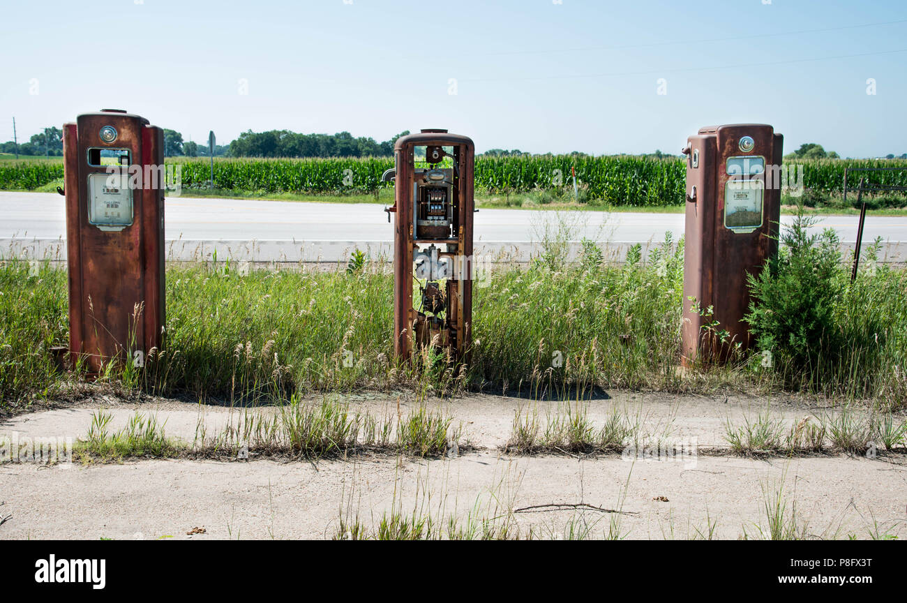 Vintage american petrol station hi-res stock photography and images - Alamy