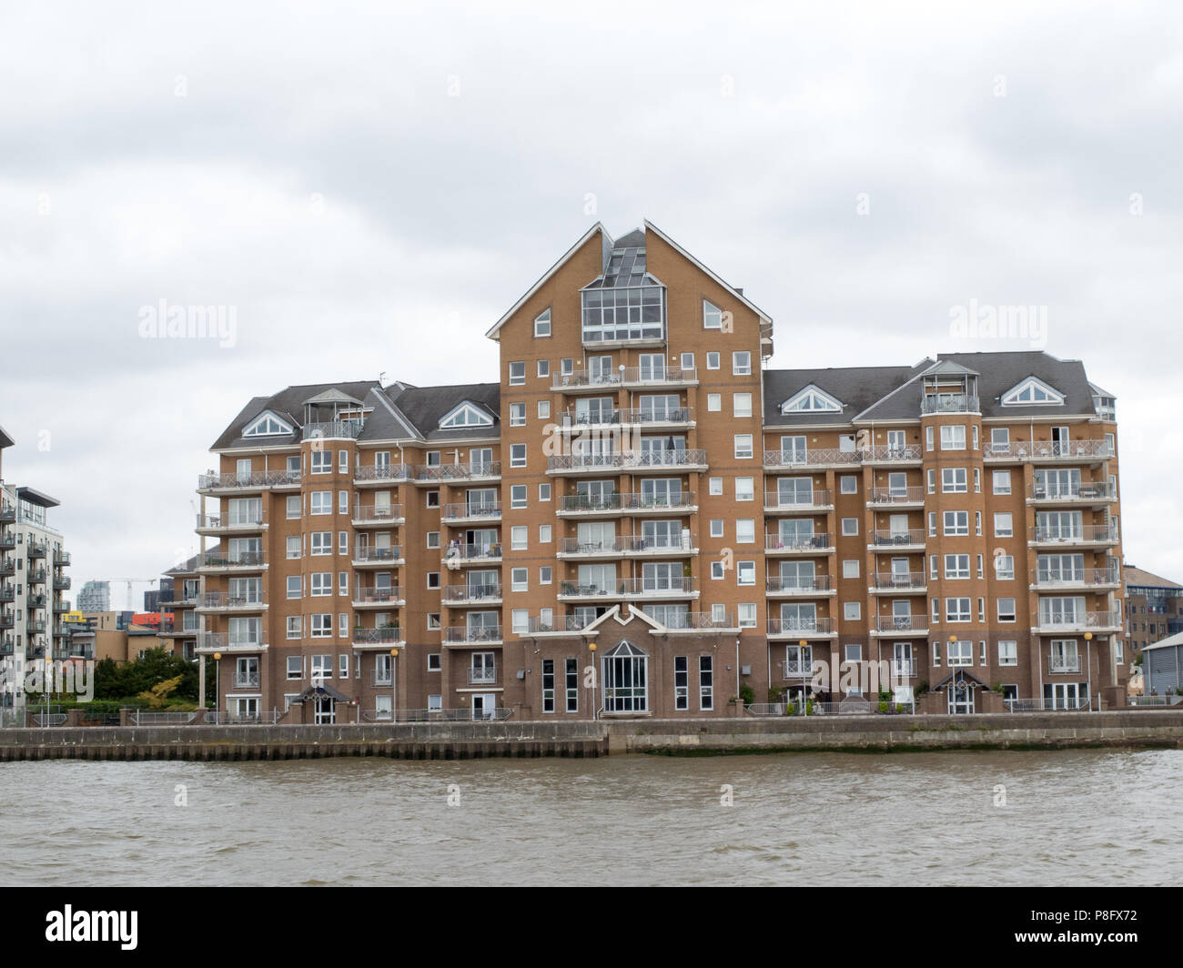 New developments flats london hi-res stock photography and images - Alamy