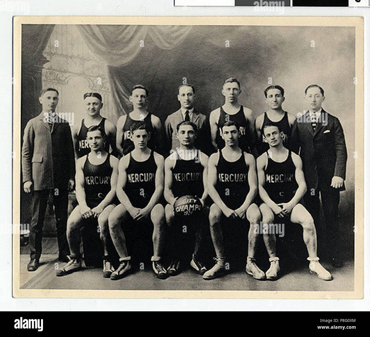 Vintage team sport hi-res stock photography and images - Alamy