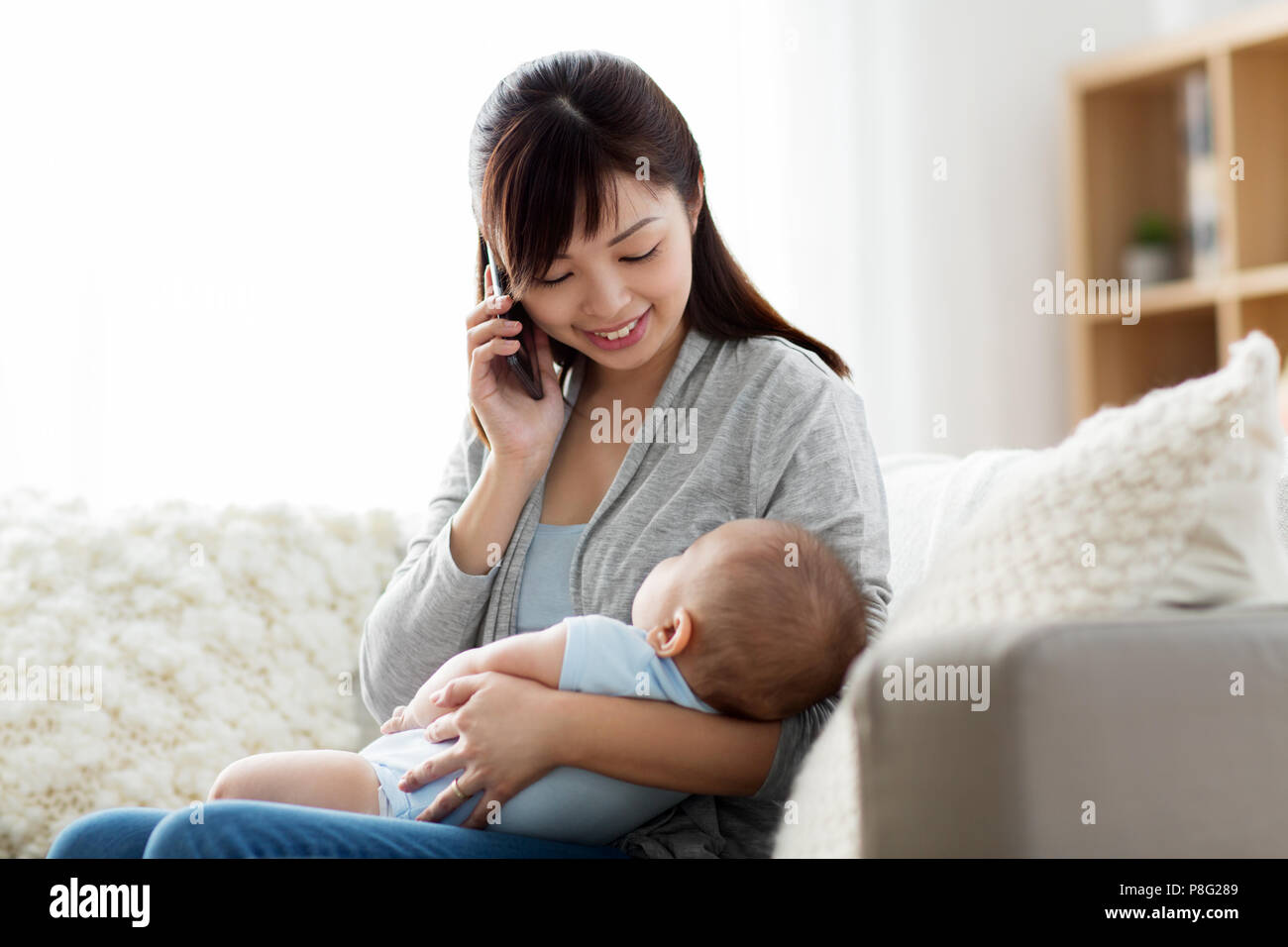 Mum calling phone hi-res stock photography and images - Alamy