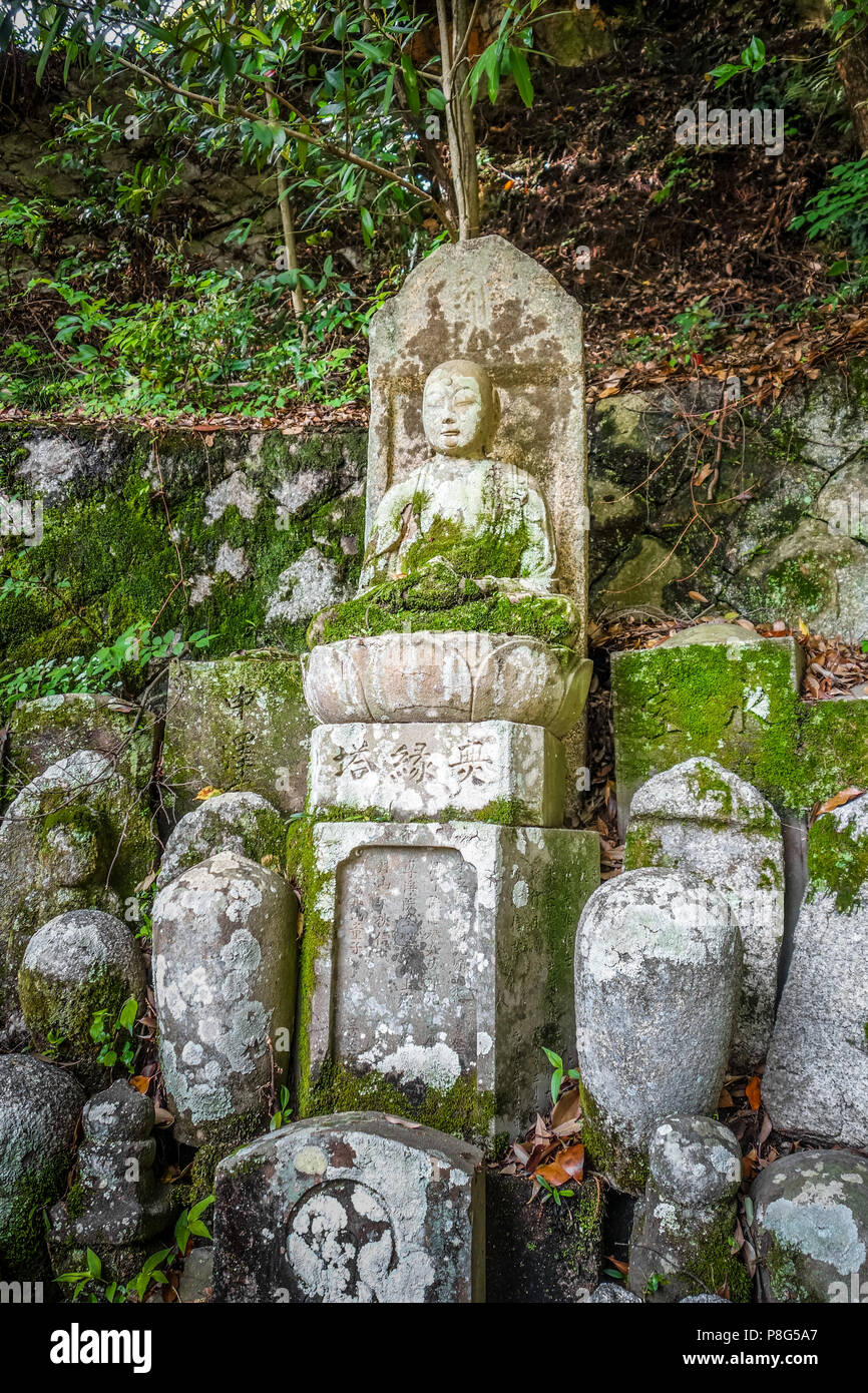 Old buddha statue in chion in temple graveyard hi-res stock photography ...