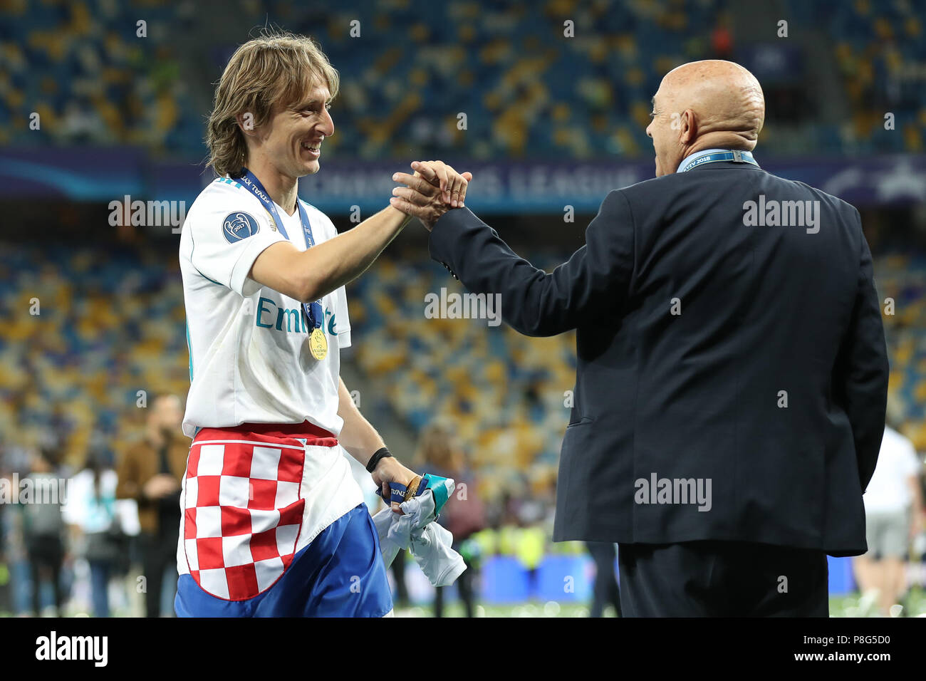 Modric 2018 champions league trophy hi-res stock photography and images ...