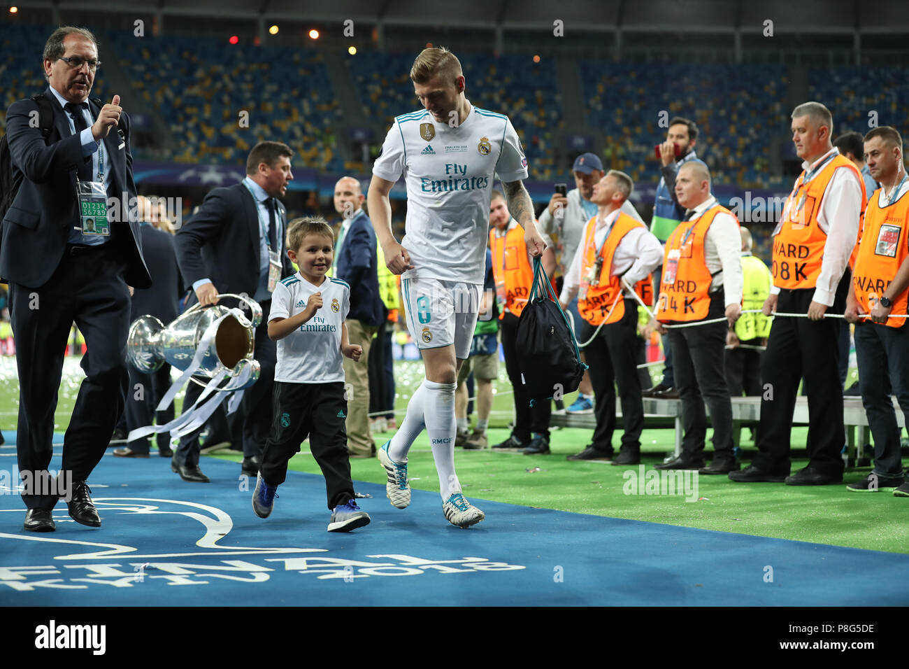 KYIV, UKRAINE - MAY 26, 2018: Toni Kroos with his son Leon. Celebrates ...