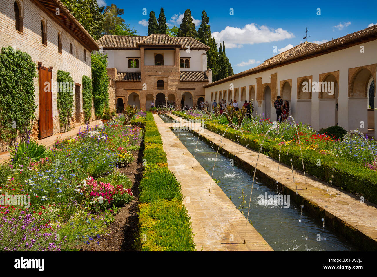 Patio de la Acequia, Generalife Palace gardens. Alhambra, UNESCO World ...