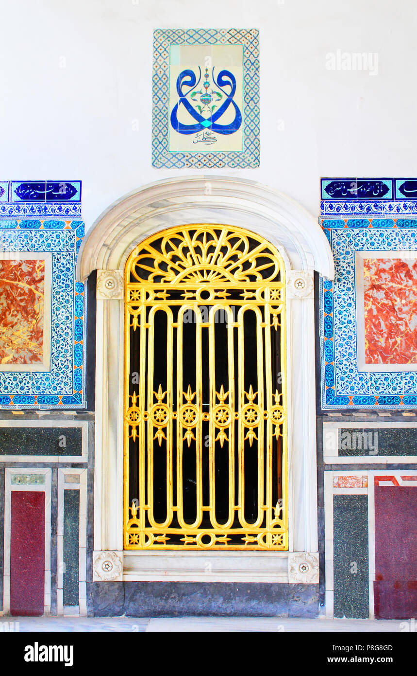 Window in Topkapi Palace, Istanbul, Turkey Stock Photo - Alamy