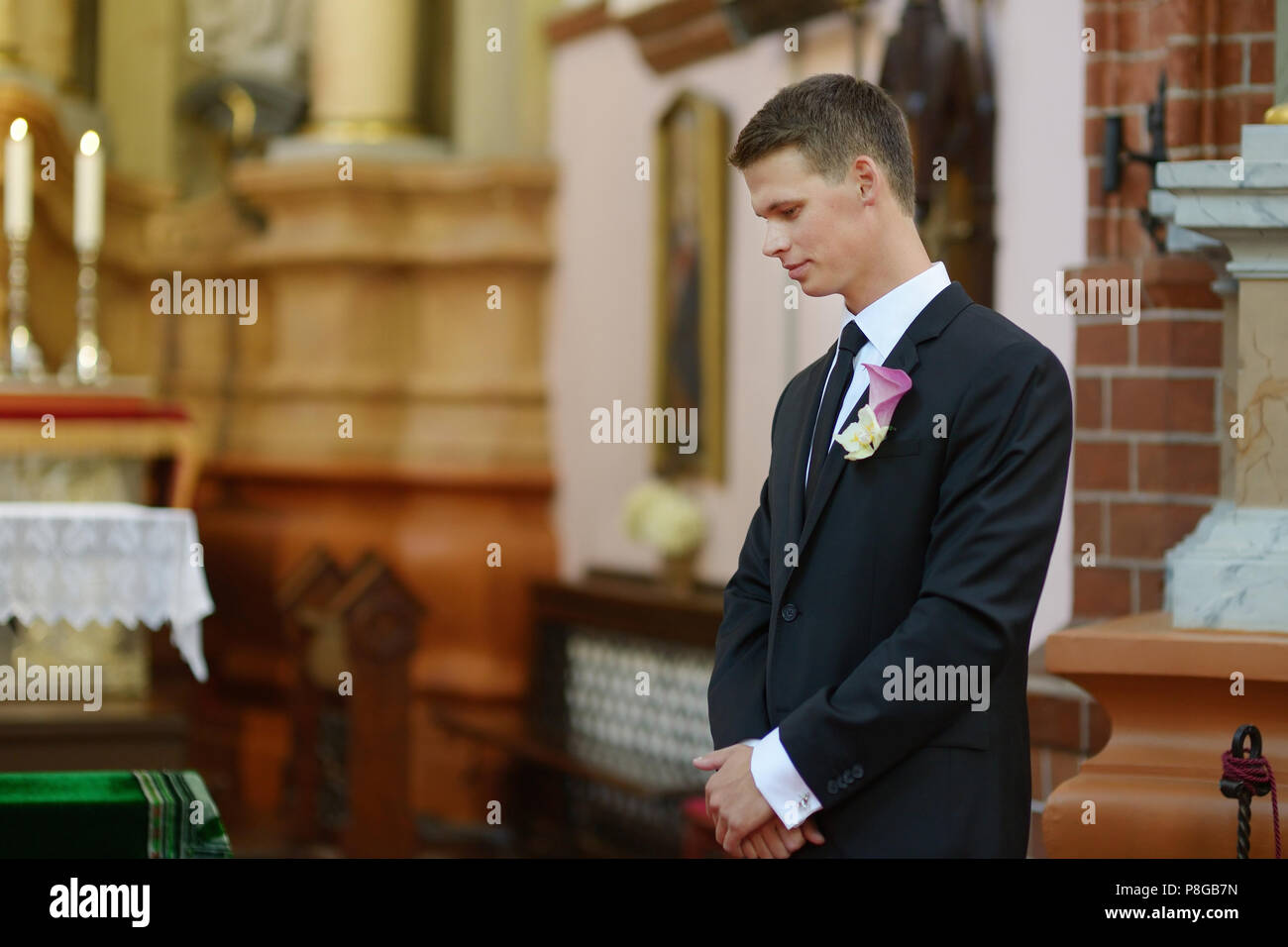 Waiting for the bride hi-res stock photography and images - Alamy