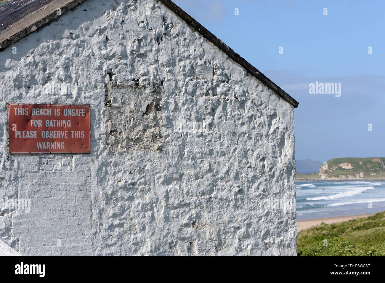 Unsafe wall warning sign hi-res stock photography and images - Alamy