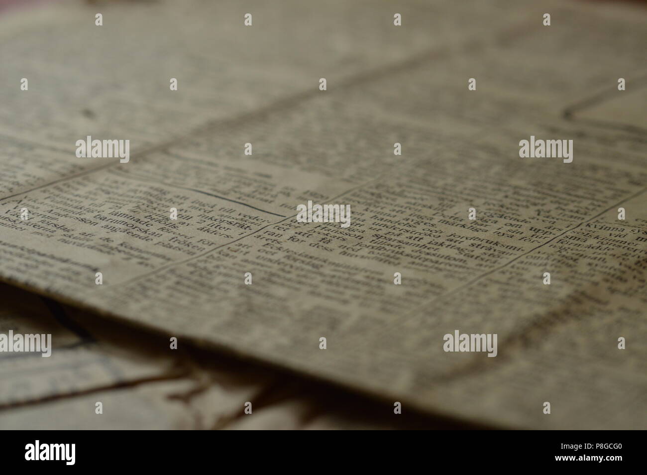 Old newspaper texture hi-res stock photography and images - Alamy